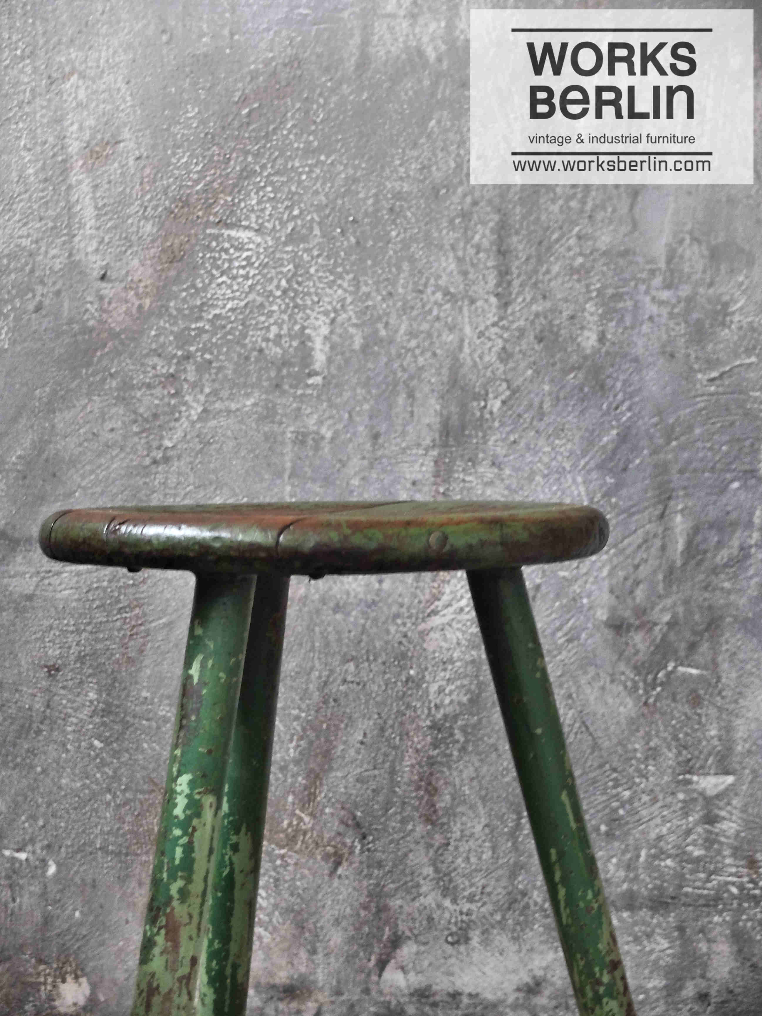 Vintage Fabrikhocker Tschechoslowakei. Echte vintage Industriemöbel.